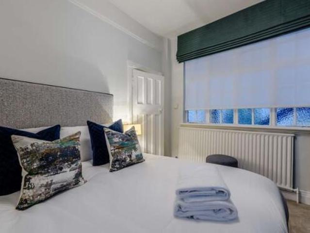 1 bedroom flat for rent in Strathmore Court, 143 Park Road, NW8