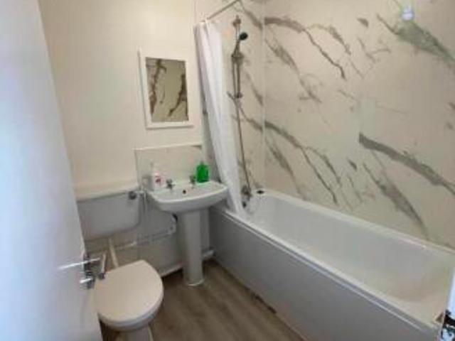 1 bedroom flat for rent in Streamside Close, London, N9
