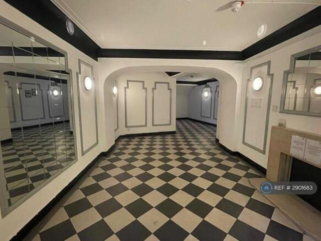 1 bedroom flat for rent in Streatham High Road, London, SW16