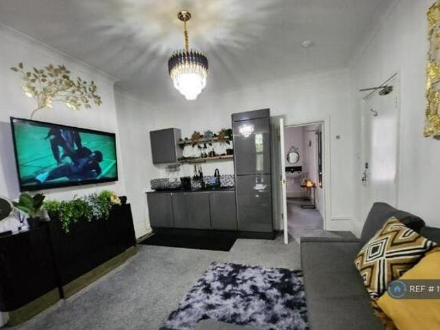 1 Bedroom Flat For Rent In Strood