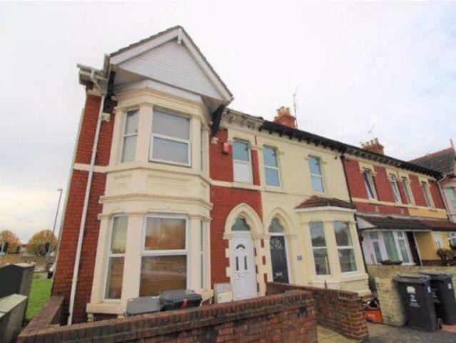 1 bedroom flat for rent in Studio flat to rent with bills included, County Road, Town Centre, SN1
