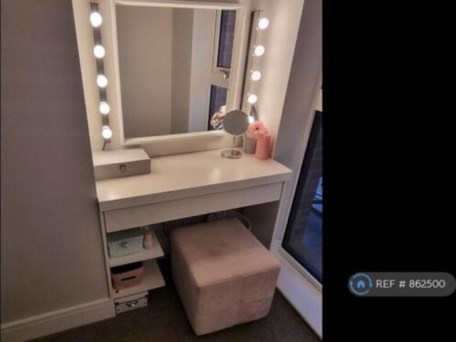 1 bedroom flat for rent in Summerstown, London, SW17