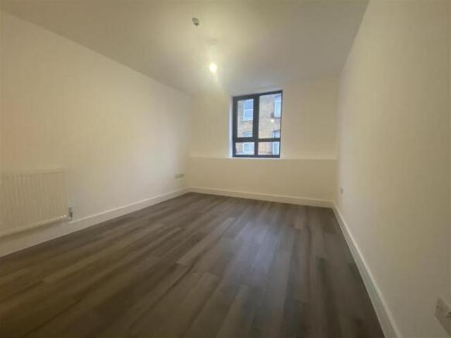 1 bedroom flat for rent in Suffolk Road, SE25