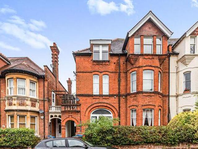1 Bedroom Flat For Rent In Surbiton, Surrey