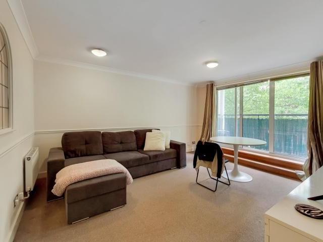 1 Bedroom Flat for Rent in Susan Constant Court | Foxtons