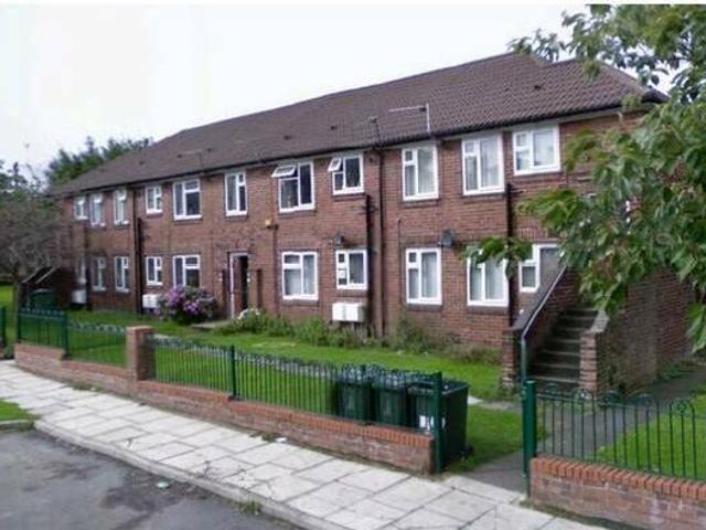 1 bedroom flat for rent in Sutton Crescent Bradford West Yorkshire BD4 8NA BD4