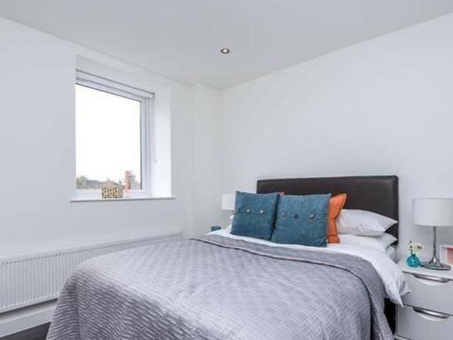 1 Bedroom Flat For Rent In Sutton, Surrey