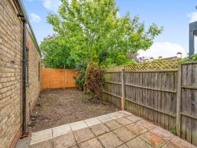 1 bedroom flat for rent in Sutherland Grove, West Hill, SW18