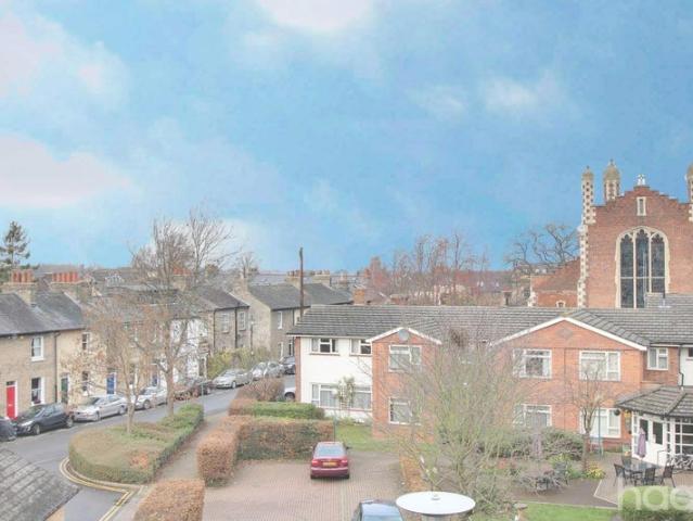 1 bedroom flat for Rent next to The Grafton
