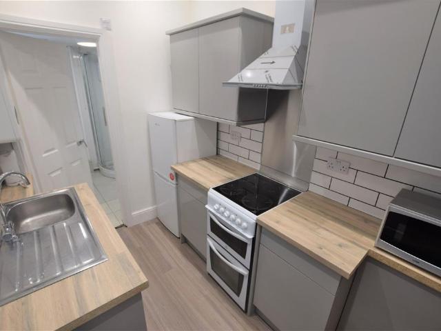 1 bedroom flat ground floor to rent