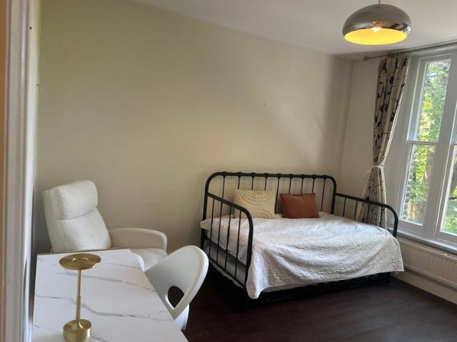 1 bedroom flat in the heart of Central Greenwich
