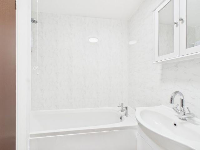 1 bedroom Flat in Tippett Rise, Reading