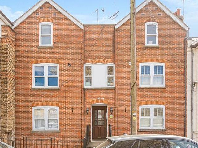 1 bedroom flat in Twickenham