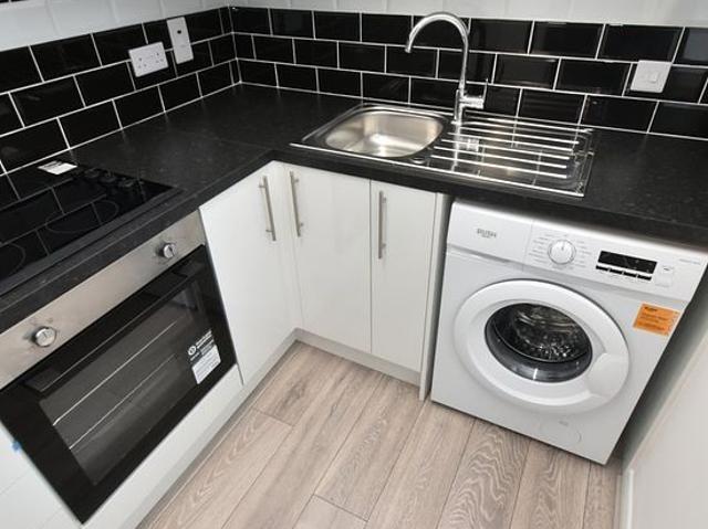 1 bedroom flat in Wembley