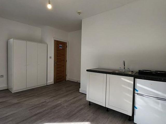 1 bedroom flat in Wembley