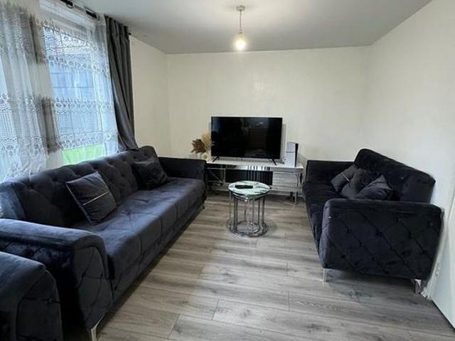 1 bedroom flat in Wembley