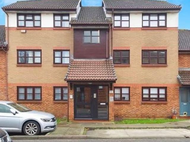 1 bedroom flat in Wembley