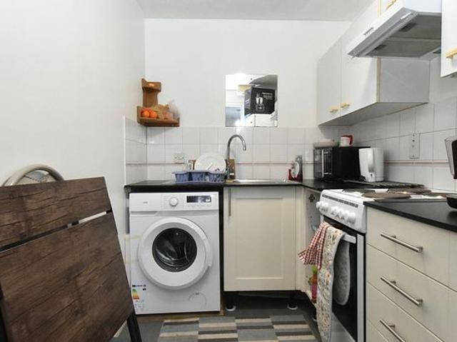 1 bedroom flat in Wembley