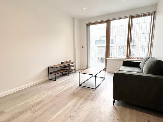 1 bedroom flat in Barking