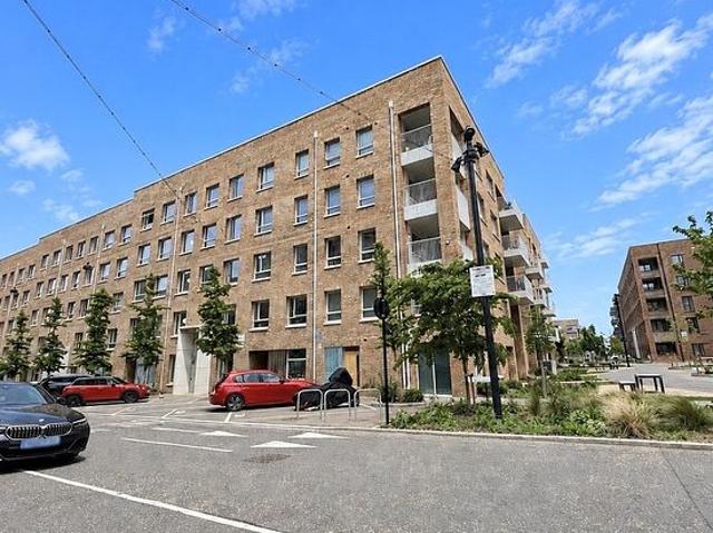 1 bedroom flat in Barking