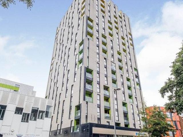 1 bedroom flat in Barking