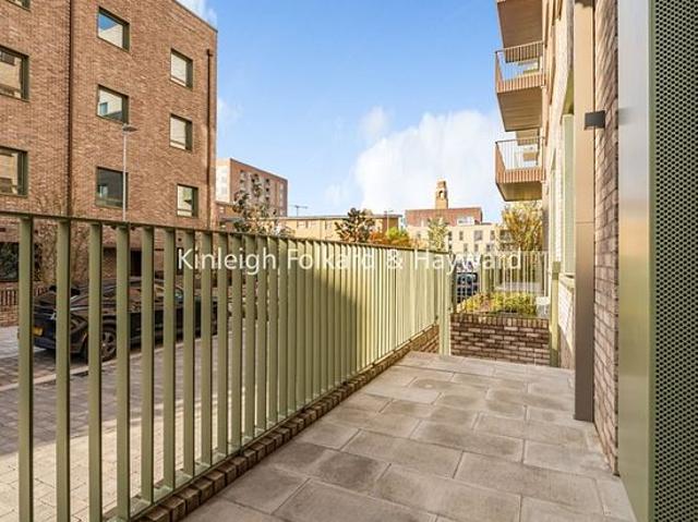 1 bedroom flat in Barking