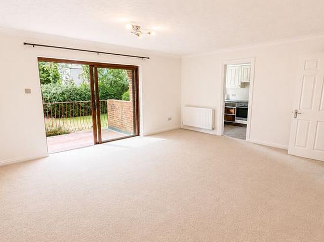 1 bedroom flat in Bromley