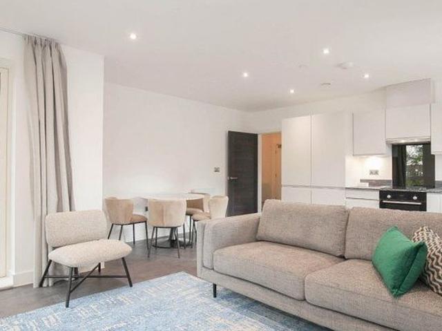 1 bedroom flat in Brentford