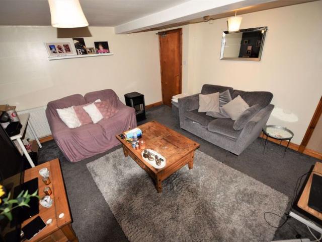 1 bedroom Flat in Brudenell Road, Leeds