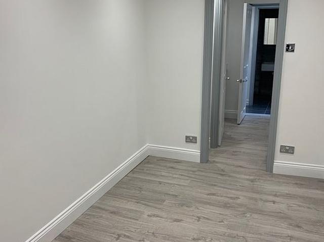 1 bedroom flat in Chigwell