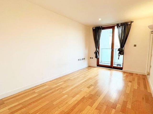 1 bedroom flat in Croydon