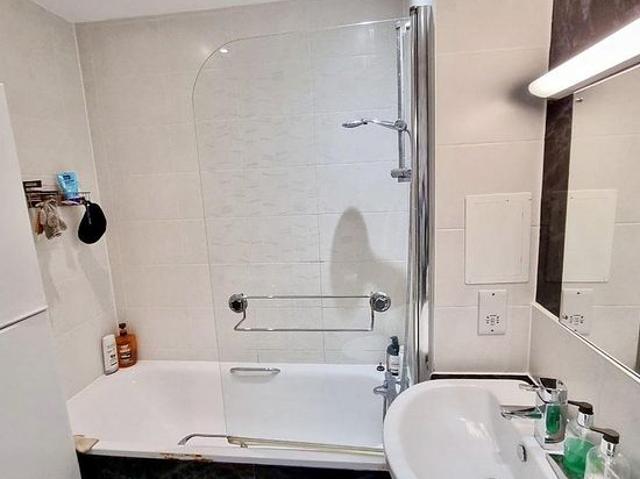 1 bedroom flat in Croydon