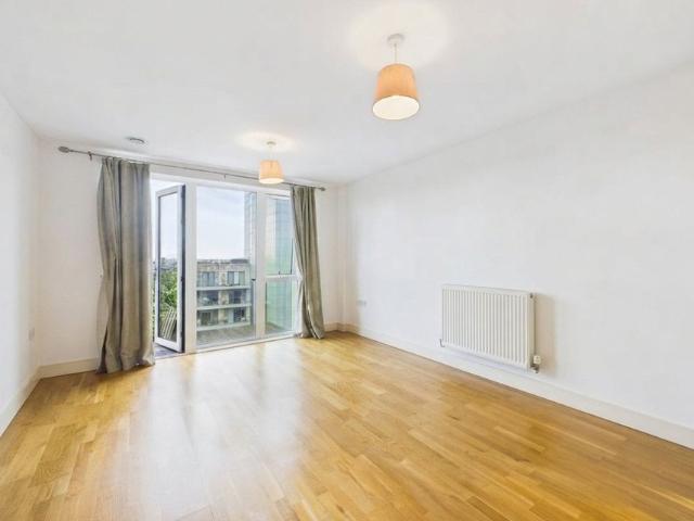 1 bedroom Flat in Crossways, Slough