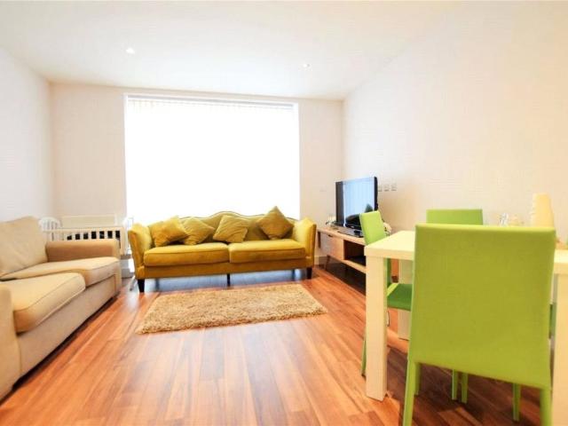 1 bedroom Flat in Cygnet House, Reading