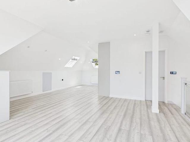 1 bedroom flat in Edgware