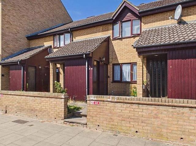 1 bedroom flat in Enfield