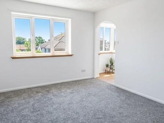 1 bedroom flat in Enfield