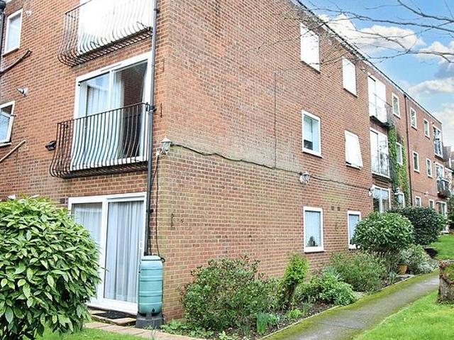 1 bedroom flat in Enfield