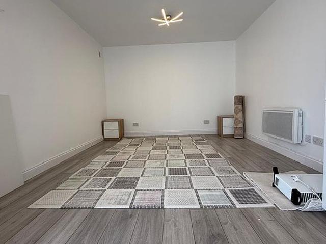 1 bedroom flat in Enfield