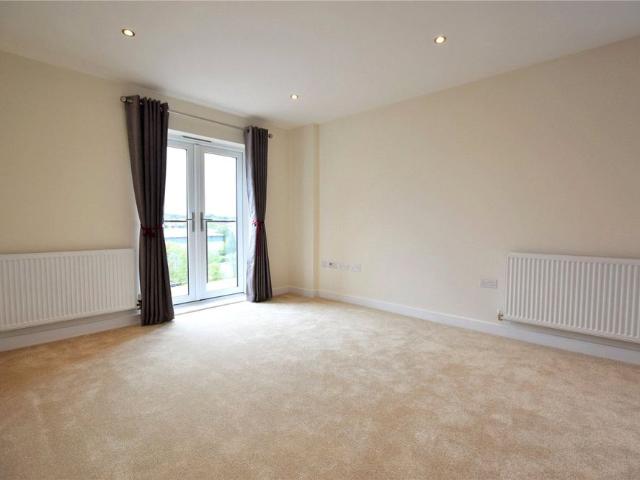 1 bedroom Flat in Fleming Place, Bracknell