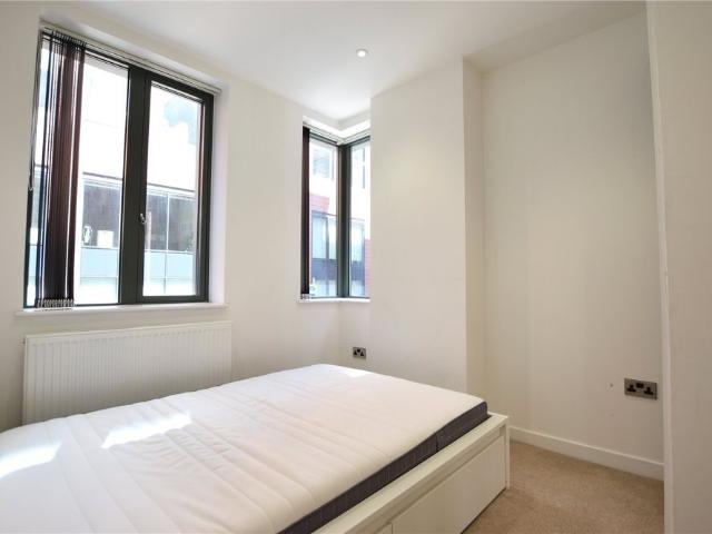 1 bedroom Flat in Garrard House, Reading
