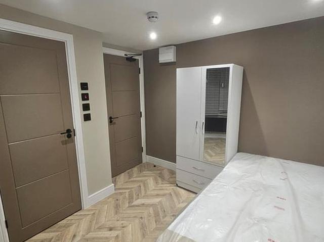 1 bedroom flat in Greenford