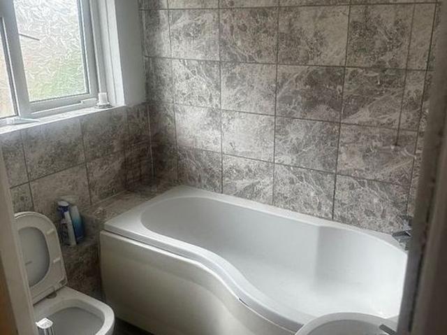 1 bedroom flat in Greenford