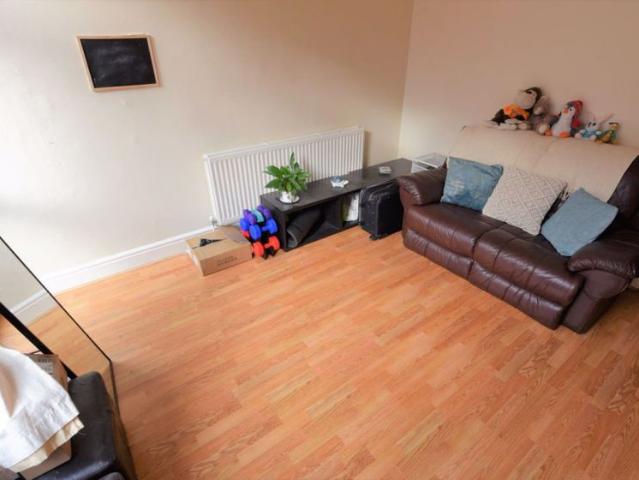 1 bedroom Flat in Harold Grove, Leeds
