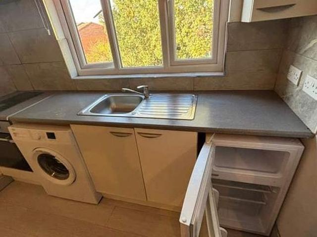 1 bedroom flat in Harrow