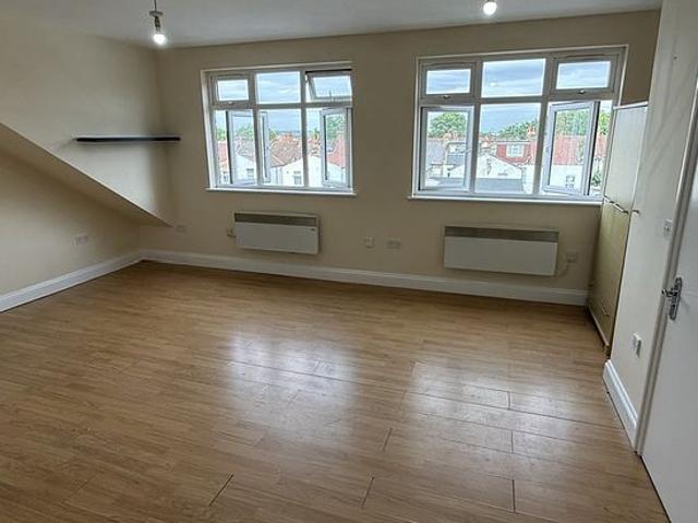 1 bedroom flat in Harrow