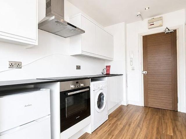 1 bedroom flat in Harrow
