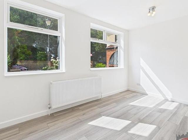 1 bedroom flat in Harrow