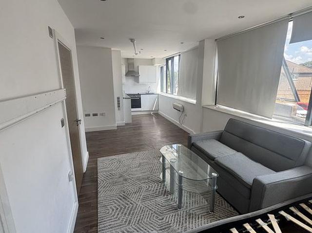 1 bedroom flat in Harrow