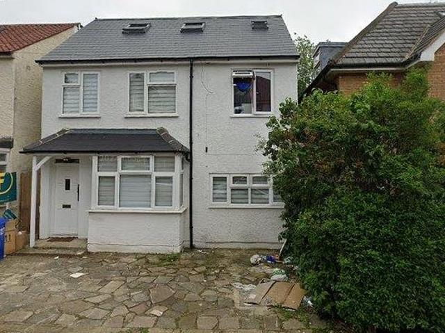 1 bedroom flat in Harrow